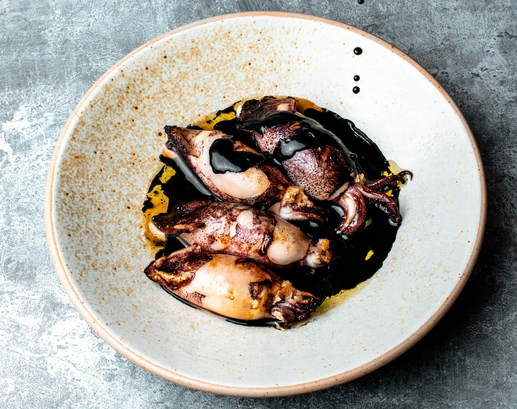 Firefly Squid: Toyama Bay's Glowing Microseason Marvel